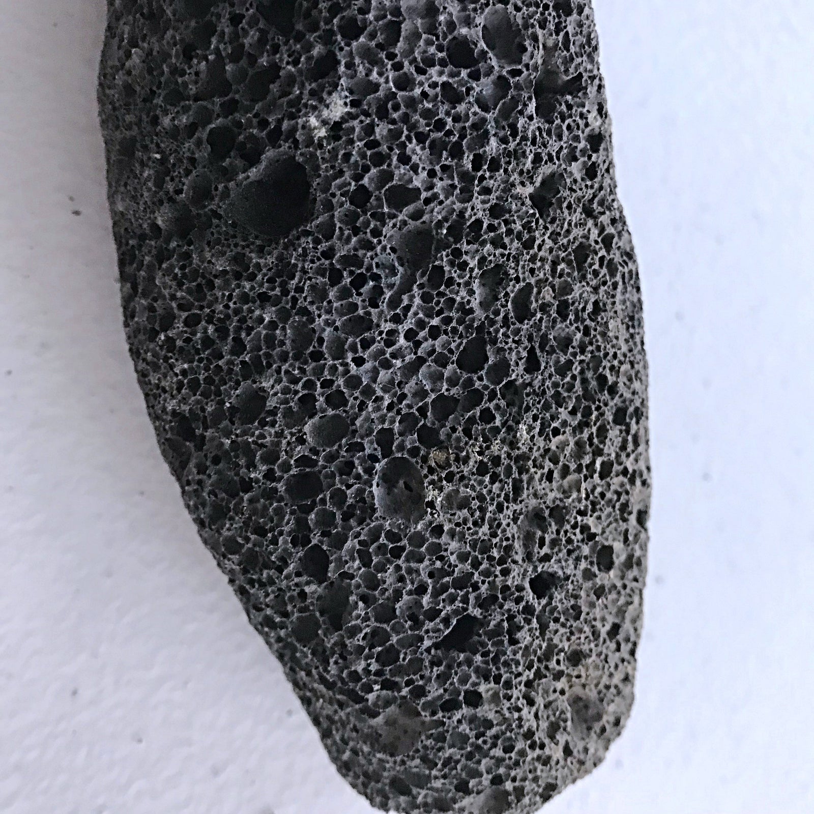 Raw African Pumice Earth Lava Stone / Pierre Ponce | Afrilege